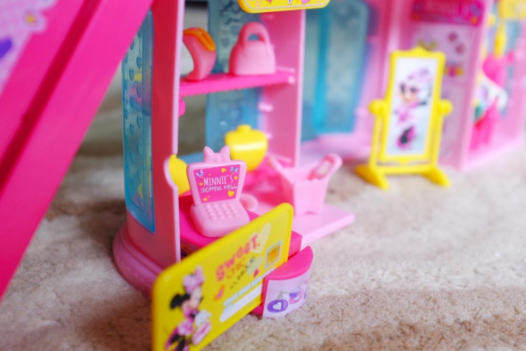 Minnie Mouse Shopping Mall *REVIEW* - Run Jump Scrap!