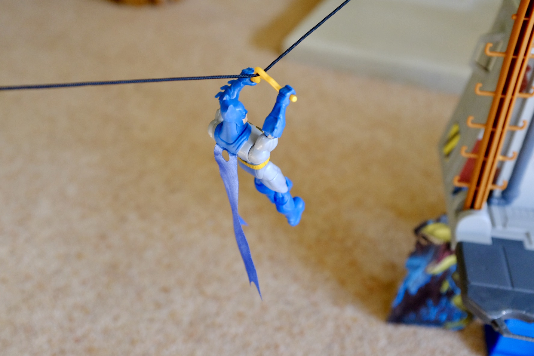 BATMAN Mission Batcave & Launch & Defend Batmobile REVIEW